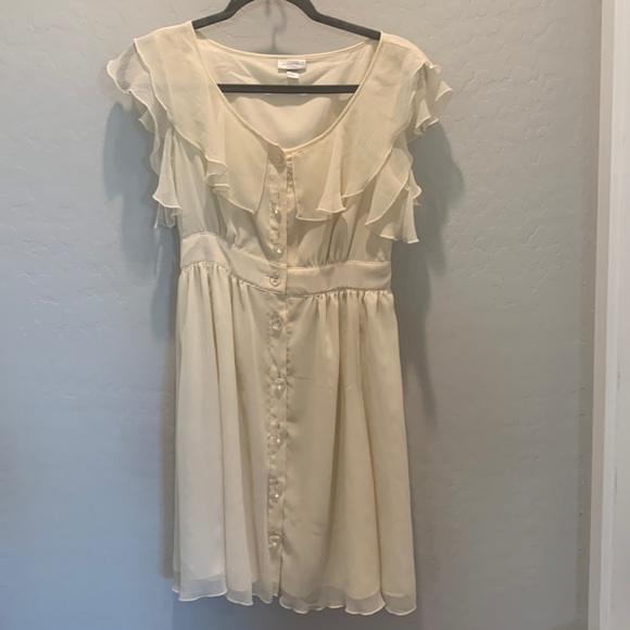 Dresses | Cream Colored Gorgeous Dress | Poshmark